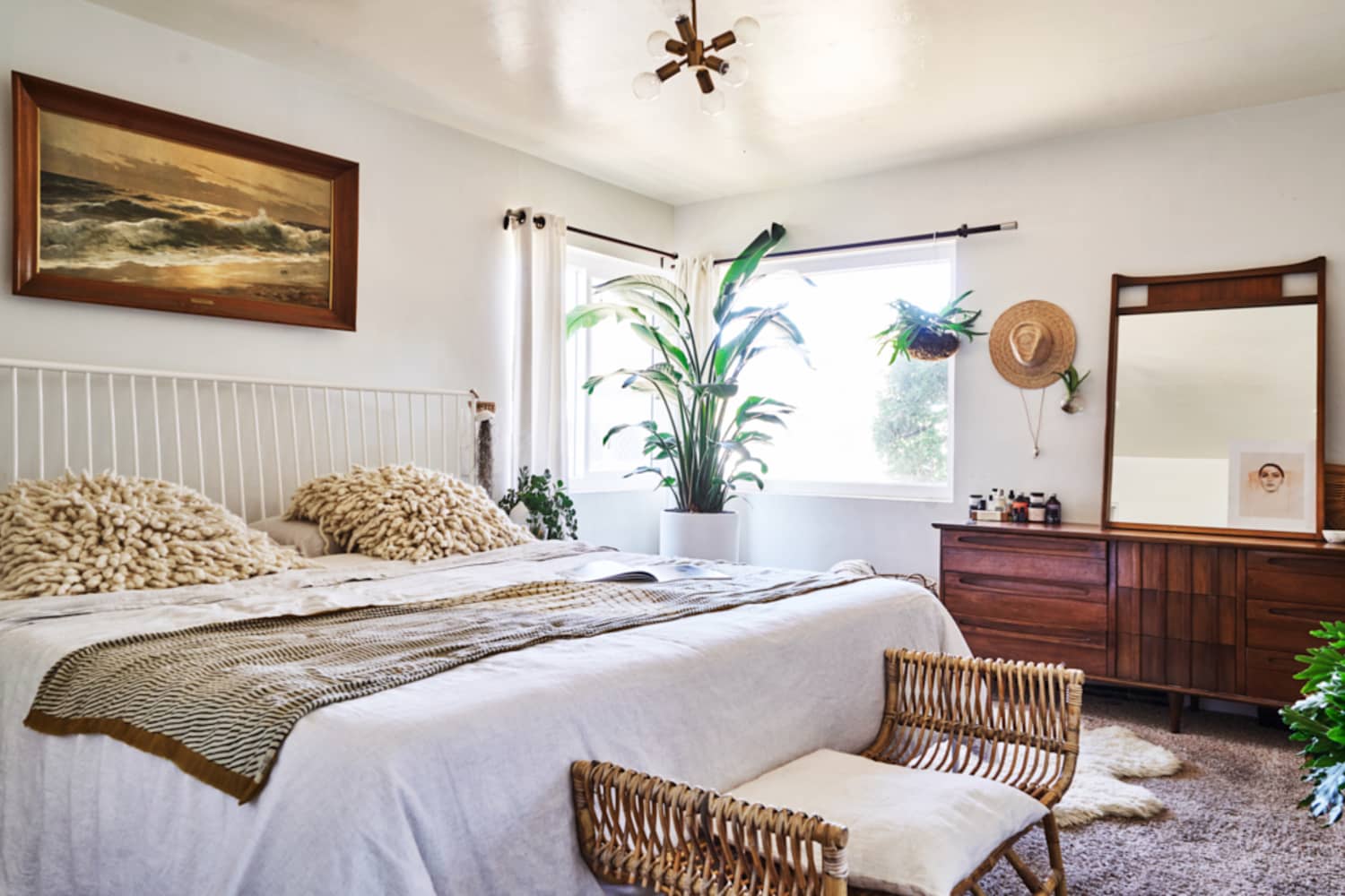 How to Wake Up at 5 a.m. & Look Forward to It — 7 Tips & Tricks | Apartment Therapy